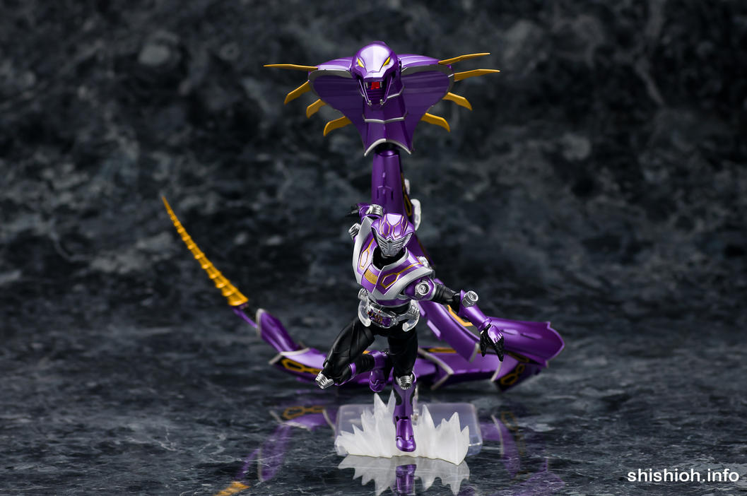 SH Figuarts Genocider Pictorial Review - Tokunation