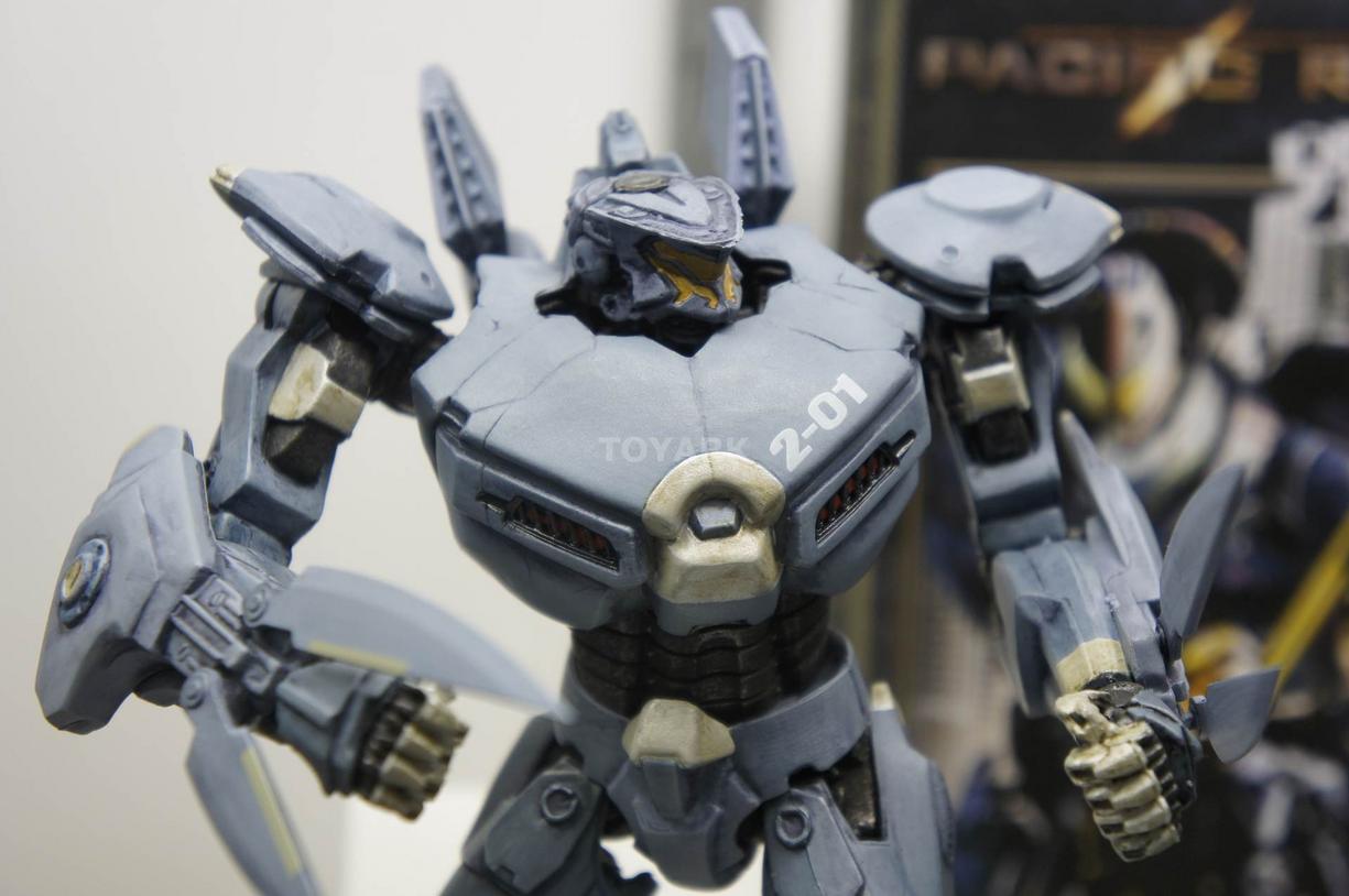 SDCC 2013 NECA Pacific Rim Toys - Tokunation