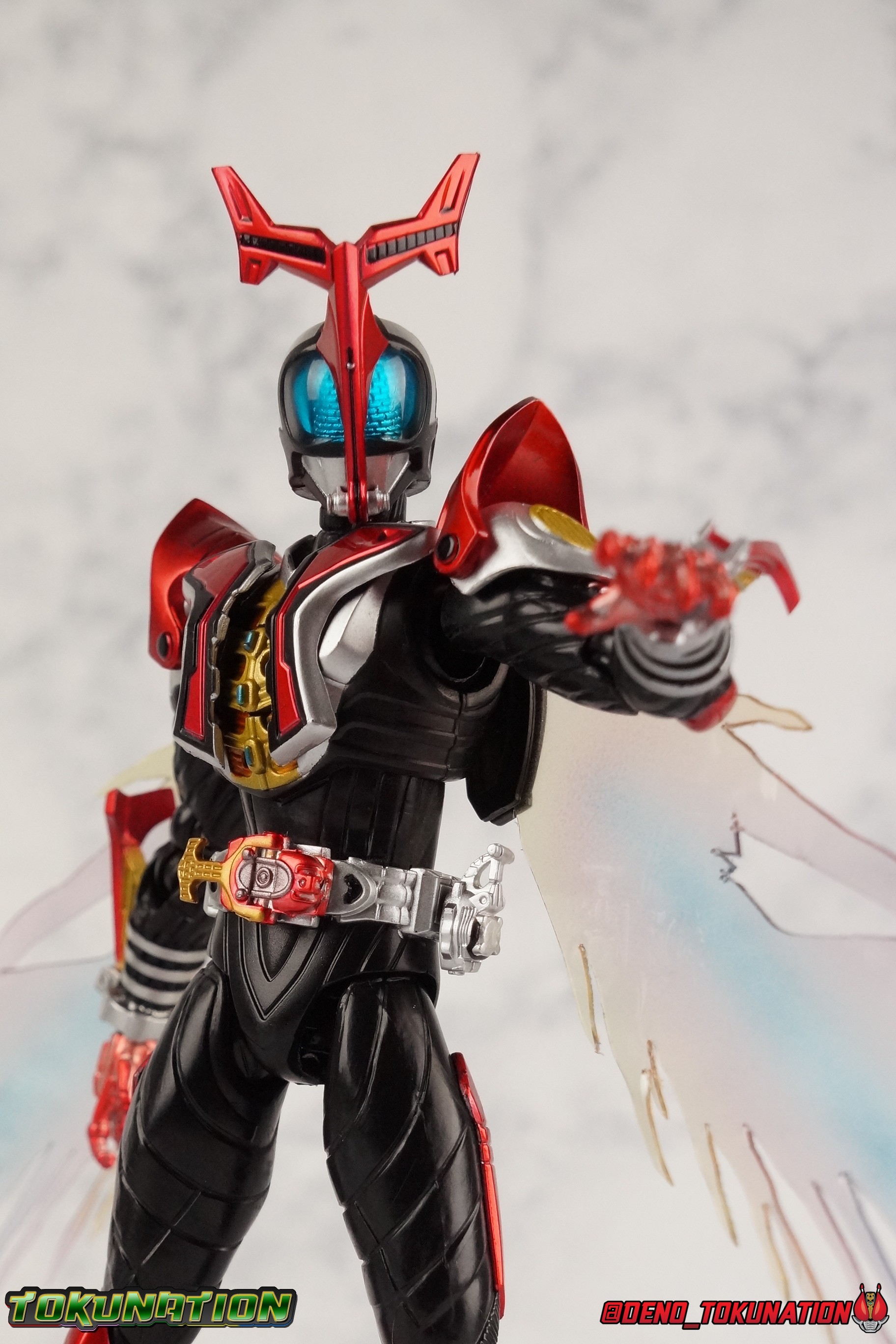 S.H. Figuarts Kamen Rider Kabuto Hyper Form (Original Release) Gallery ...